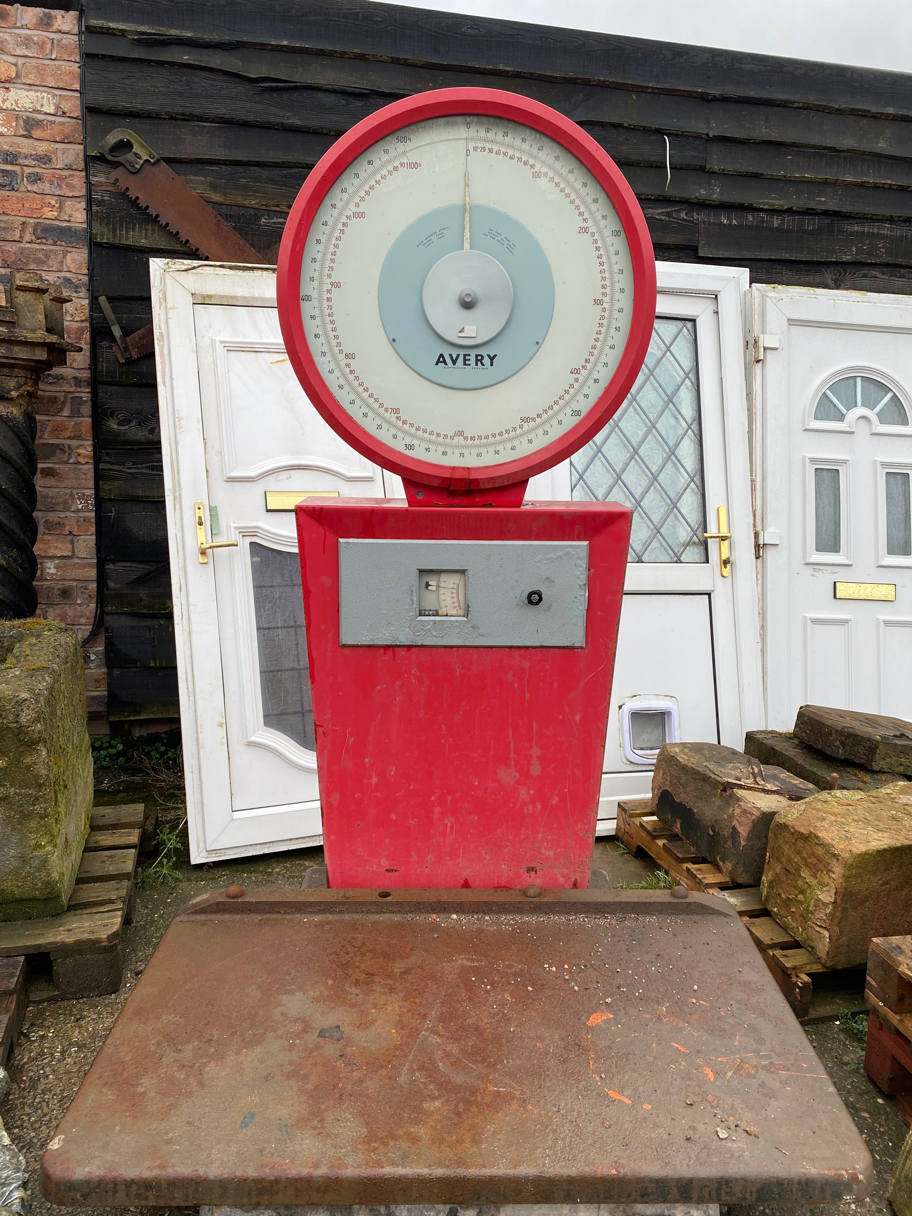 Large vintage/retro red avery factory weighing scales - ideal prop/ co
